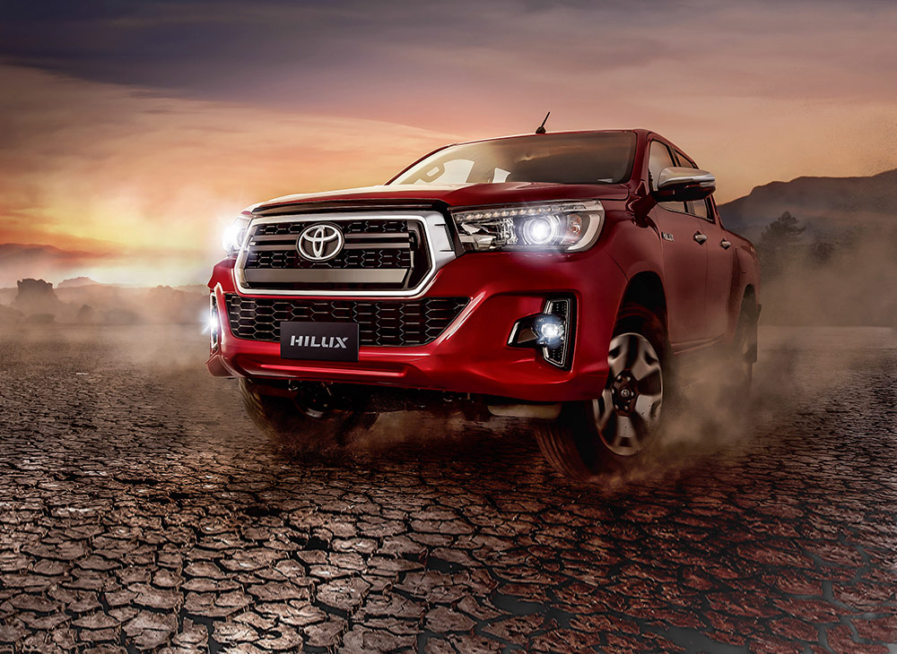 Toyota Hilux » La Poderosa Imagen de Mákina “Indestructible ...